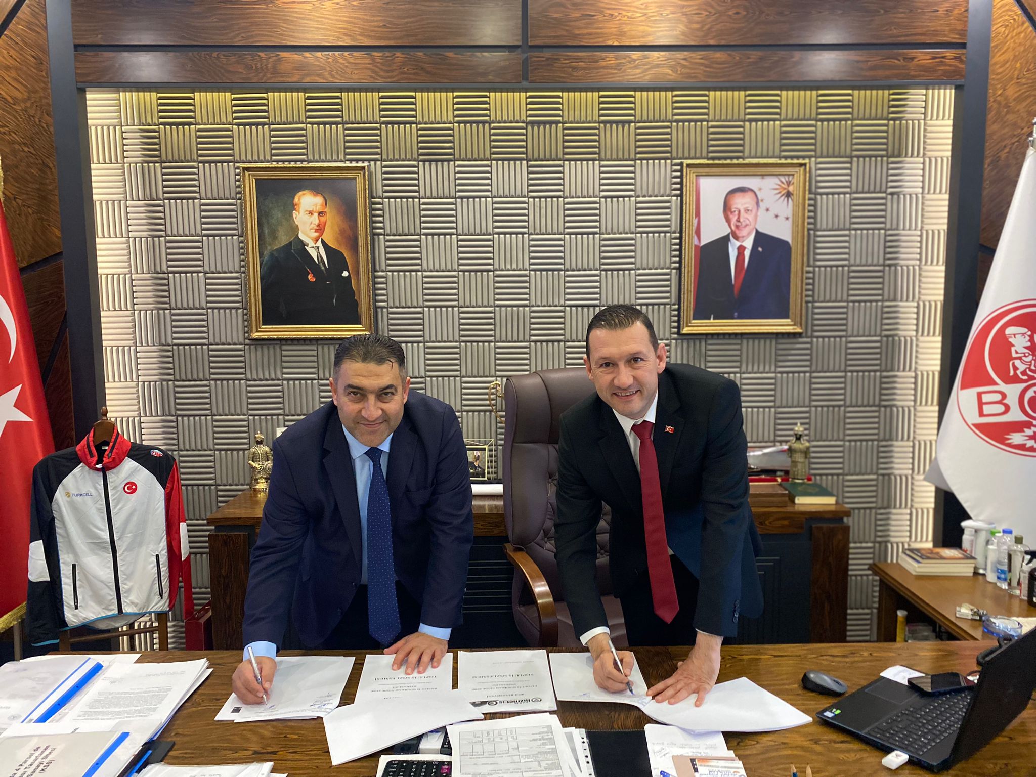 Hizmet-İş Sendikası, Bor Belediyesinde İmzalar % 90 a Artışa Atıldı ...